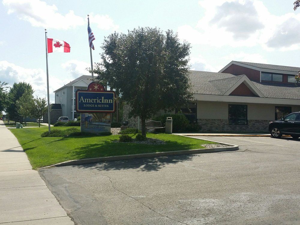 AmericInn by Wyndham Fargo West Acres - Hotels - 1423 35th Street SW ...