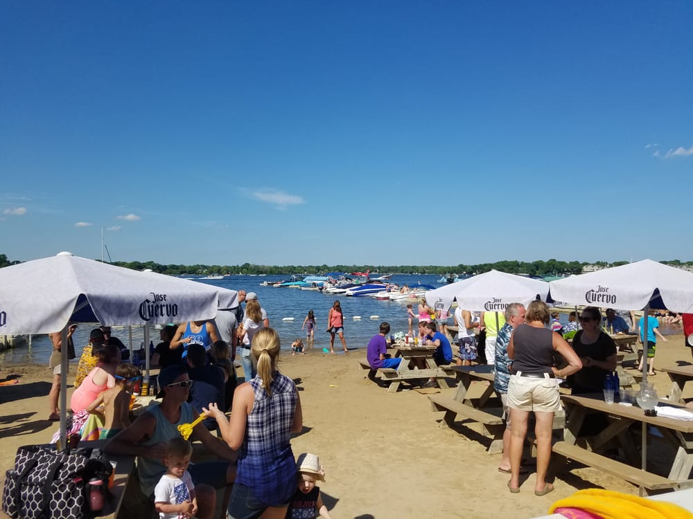 Lindy’s Landing - 50 Photos & 153 Reviews - American (Traditional ...