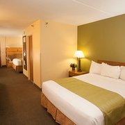 Edgewater Hotel and Waterpark - 86 Photos & 70 Reviews - Hotels - 2400 ...