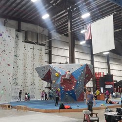 Hoosier Heights Indianapolis - 17 Photos & 30 Reviews - Climbing - 9850 ...