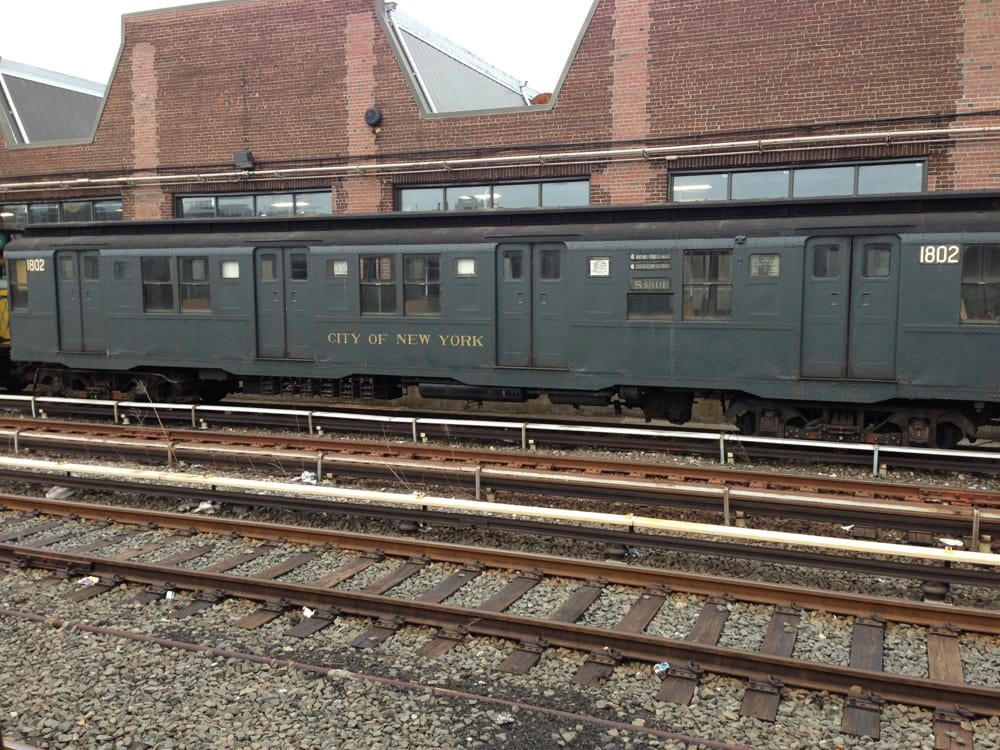 MTA - 207 St Yard Subway Station - Metro Stations - Inwood - New York ...