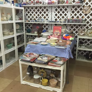 Winchester Peddler’s Mall - 34 Photos - Antiques - 110 Shoppers Village ...