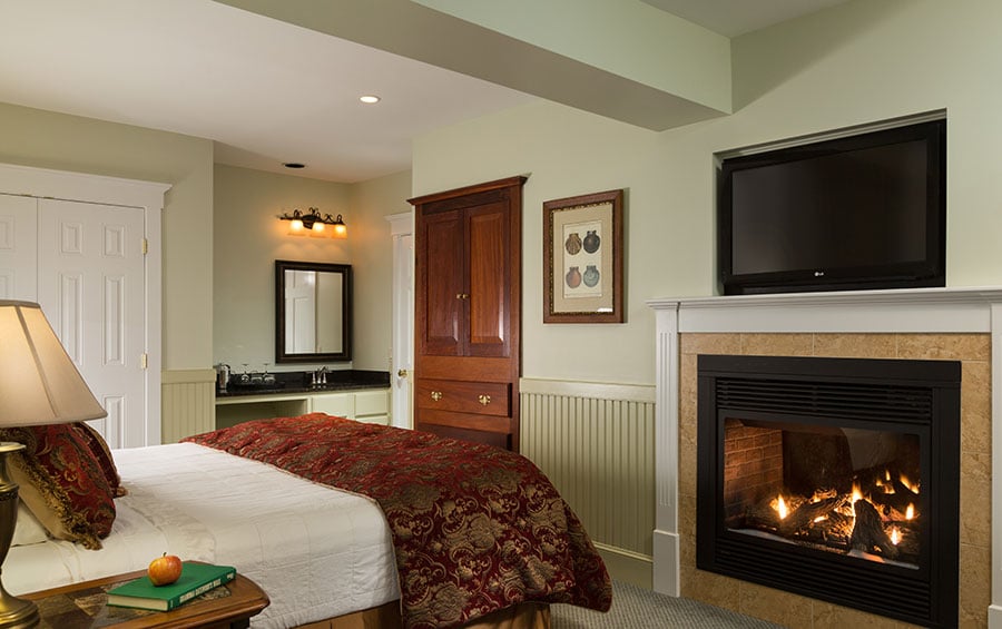 Lord Camden Inn - 45 Photos & 44 Reviews - Hotels - 24 Main St, Camden ...