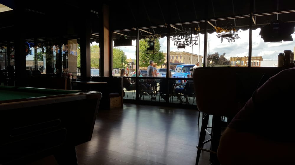 Snappers Bar & Grill - 16 Reviews - American (Traditional) - 304 S Side ...