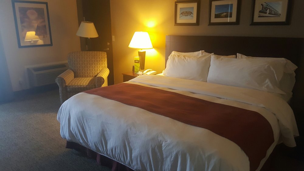 Radisson Hotel Fresno Conference Center - 11 Photos & 38 Reviews ...