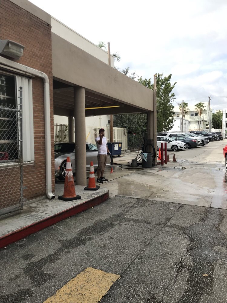 ISC Miami Coast Guard Base in Miami Beach, FL | MilitaryBases.com