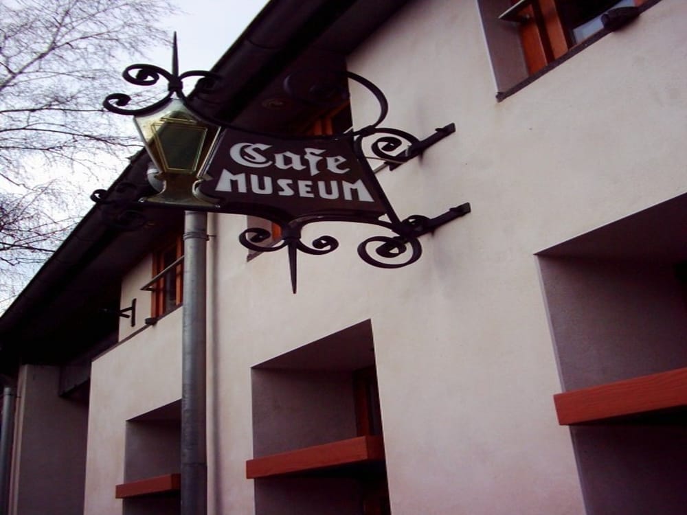 Glasmuseum Rheinbach - Museums - Himmeroder Wall 6, Rheinbach ...