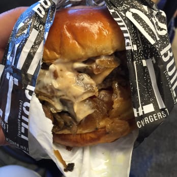 Built Custom Burgers - 48 Photos & 56 Reviews - Burgers - 1 World Way ...