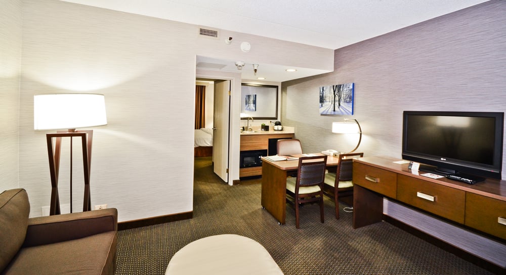 Embassy Suites by Hilton Denver Stapleton - 71 Photos & 58 Reviews ...