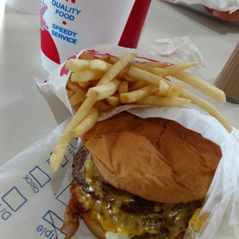 Griff’s Hamburgers - 29 Photos & 65 Reviews - Fast Food - 718 E Irving ...