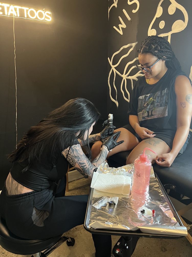 Poison Ivy Ink, St. Petersburg | Roadtrippers