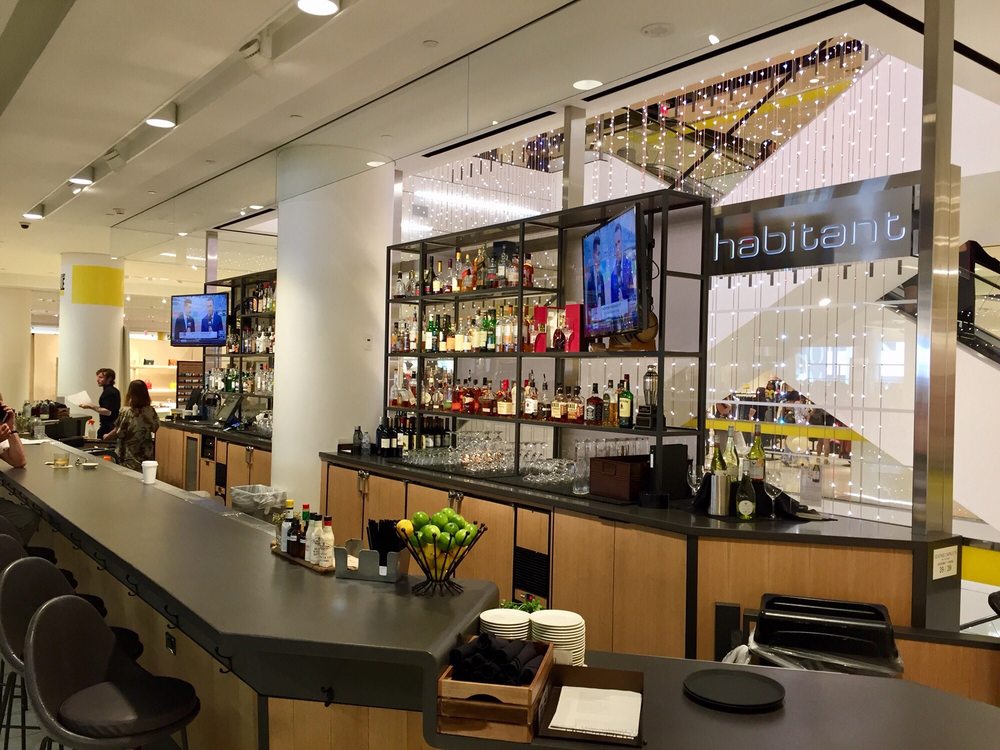 Vancouver Shopping near SkyTrain - Pacific Centre Mall