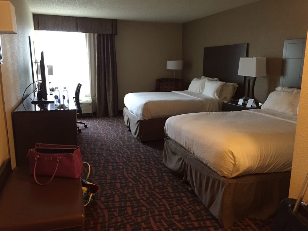 Holiday Inn Wichita East I-35 - 13 Photos & 13 Reviews - Hotels - 549 S ...