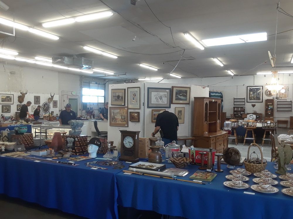 Lightning Auctions - 21 Reviews - Auction Houses - 870 S Rock Blvd ...