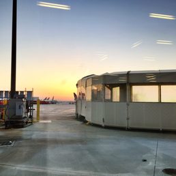 American Eagle Remote Terminal - 47 Photos & 100 Reviews - Airport ...