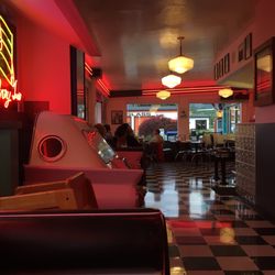 Hi-Way 101 Diner - 77 Photos & 116 Reviews - Diners - 392 W Washington ...