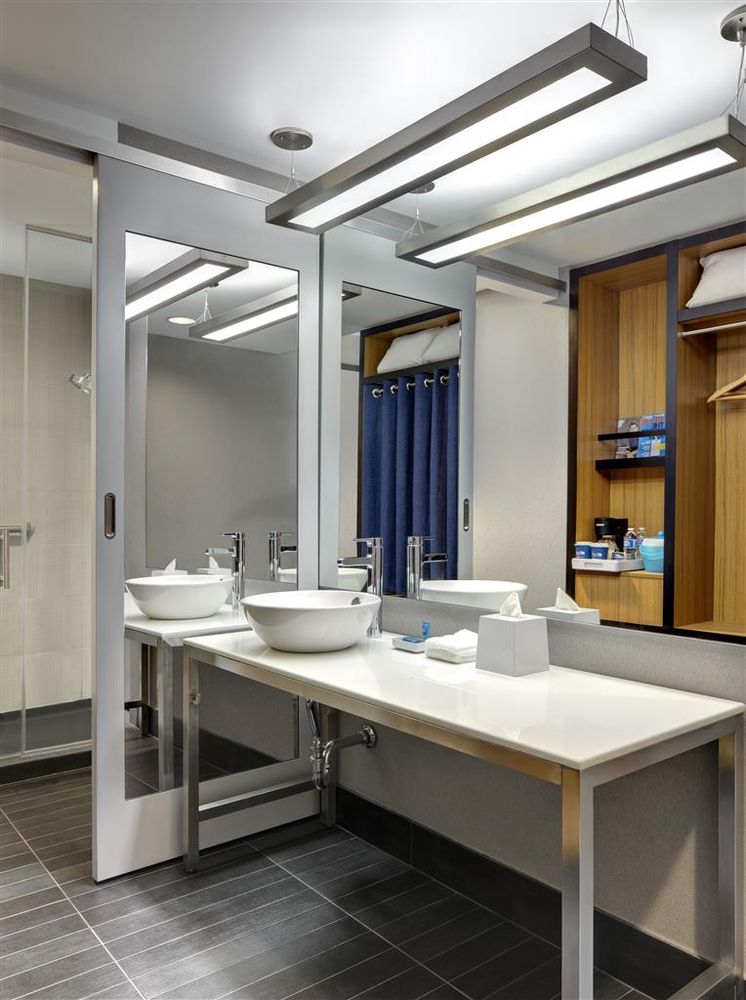 Aloft New York Brooklyn - 147 Photos & 179 Reviews - Hotels - 216 ...