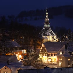 Seiffener Pyramidenhaus - Shopping - Am Rathaus 2, Kurort Seiffen ...