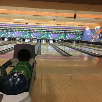 Fox Bowl - 27 Photos & 59 Reviews - Bowling - 1101 Butterfield Rd ...