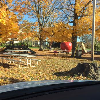 Robinette’s Apple Haus & Winery - 3142 4 Mile Rd NE, Grand Rapids, MI ...