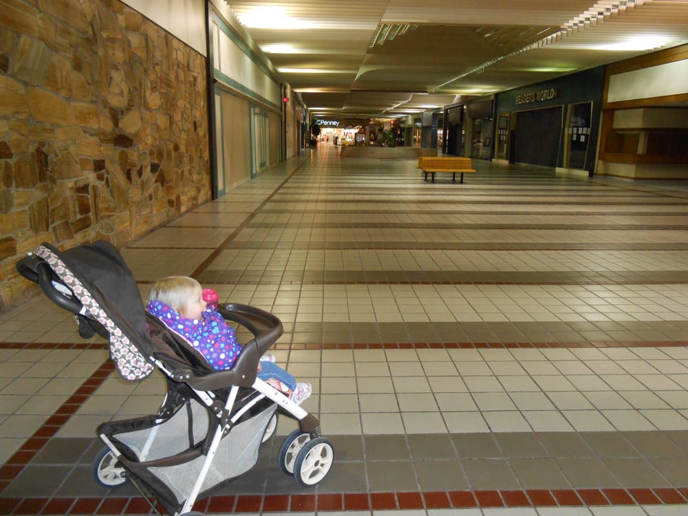 Marquette Mall - 10 Photos & 12 Reviews - Shopping Centers - 450 St ...