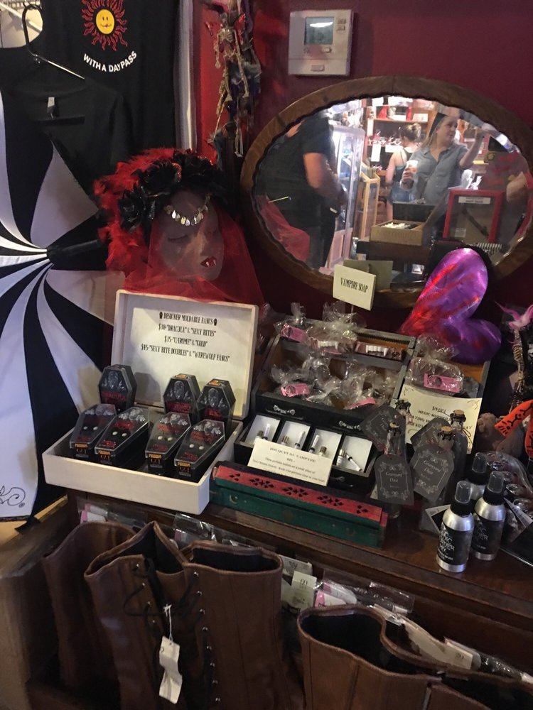 Boutique Du Vampyre - 39 Photos & 85 Reviews - Jewelry - 709 1/2 St Ann ...