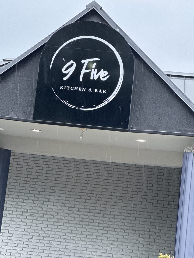 9Five Kitchen and Bar, Baltimore | Roadtrippers