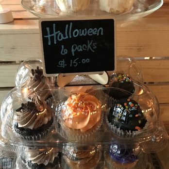 Kia’s Cakes - 43 Photos & 13 Reviews - Cupcakes - 16 S Lansdowne Ave ...