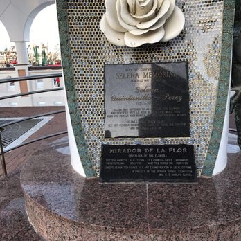 Selena Memorial Statue - 121 Photos & 34 Reviews - Landmarks ...
