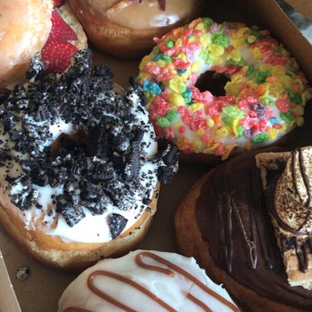 Despi Delite Bakery - 89 Photos & 95 Reviews - Donuts - 3713 Broadway ...