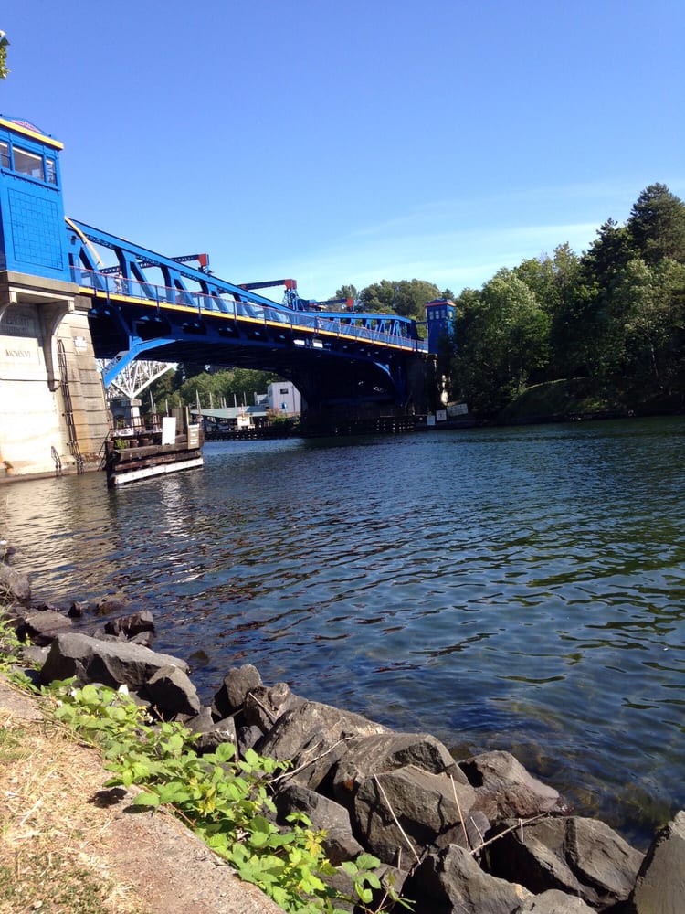 Fremont Bridge - 28 Photos - Landmarks & Historical Buildings - Seattle ...