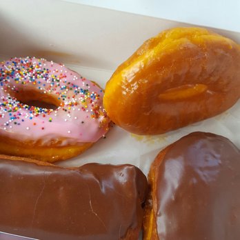 Round Rock Donuts - 912 Photos & 1172 Reviews - Bakeries - 106 W ...