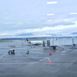 Roanoke-Blacksburg Regional Airport - ROA - 57 Photos & 61 Reviews ...