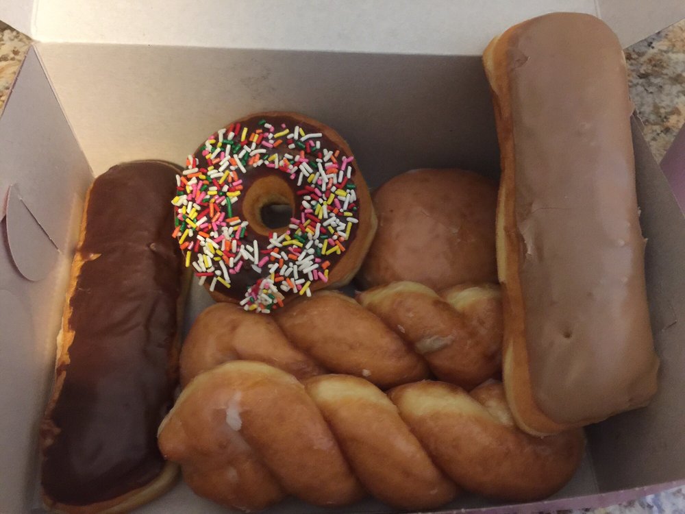 Donut Star - 13 Photos - Donuts - 5031 E Orangethorpe Ave, Anaheim, CA ...