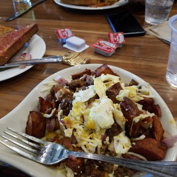 Hy-Vee Market Grille - Grocery - 1525 E 23rd St S, Independence, MO ...