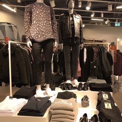 Weekday - 10 Photos & 18 Reviews - Accessories - Mönckebergstr. 22 ...