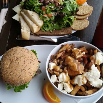 Chez Victor - 116 Photos & 119 Reviews - Burgers - 300 Rue Saint-Paul ...
