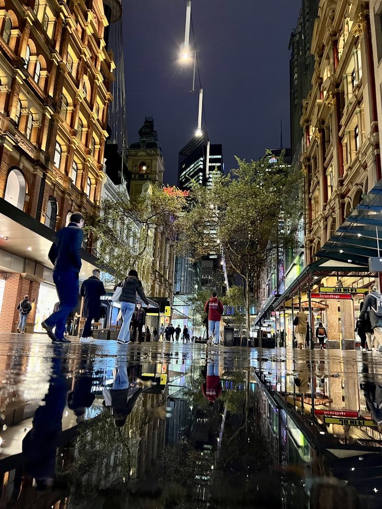 Visitor's Guide to Pitt Street Mall in Sydney