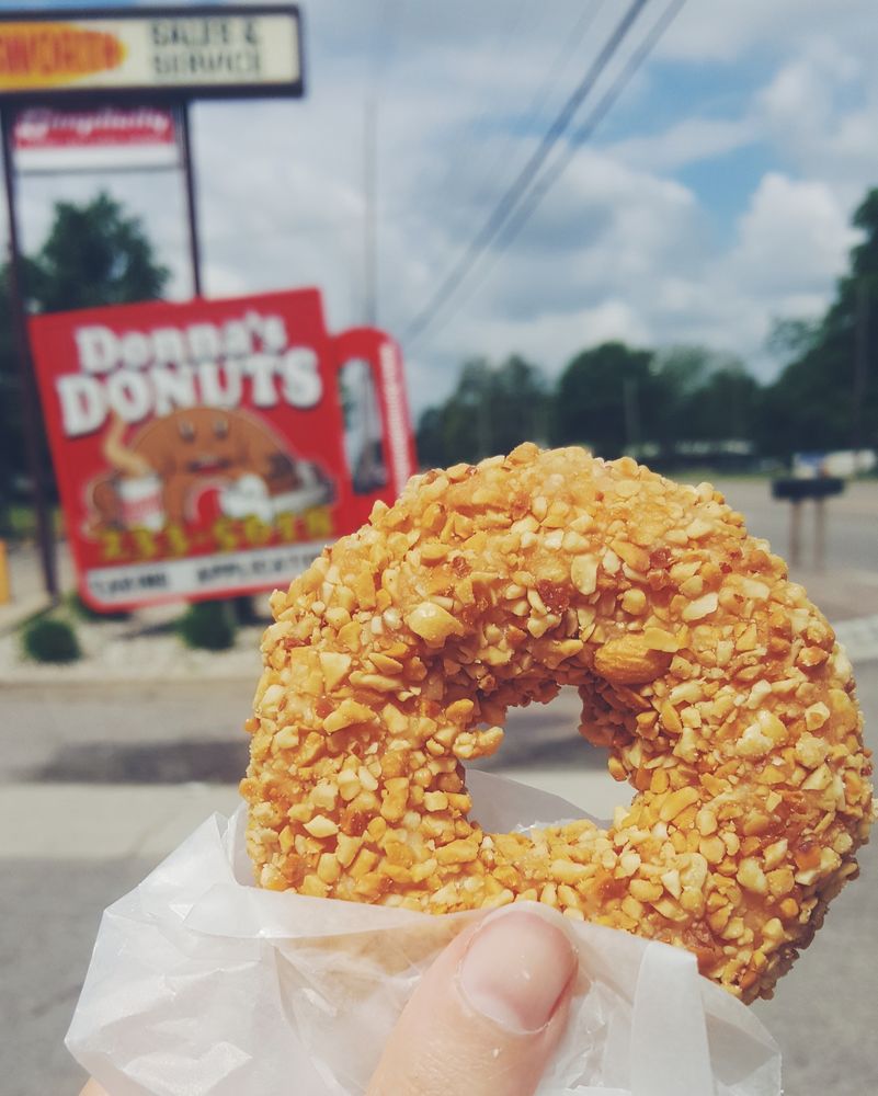 Donna’s Donuts - 24 Photos & 37 Reviews - Bakeries - 1135 W Bristol Rd ...