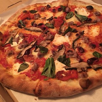 Il Rione - 42 Photos & 50 Reviews - Pizza - 1303 W 65th St, Detroit ...