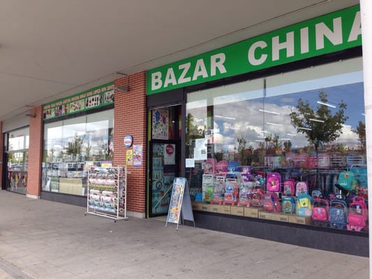 Bazar China - Chinese Bazaar - Calle de Benidorm, Arroyomolinos, Madrid ...