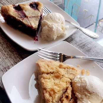 A La Mode Pies West Seattle - 158 Photos & 119 Reviews - Desserts ...
