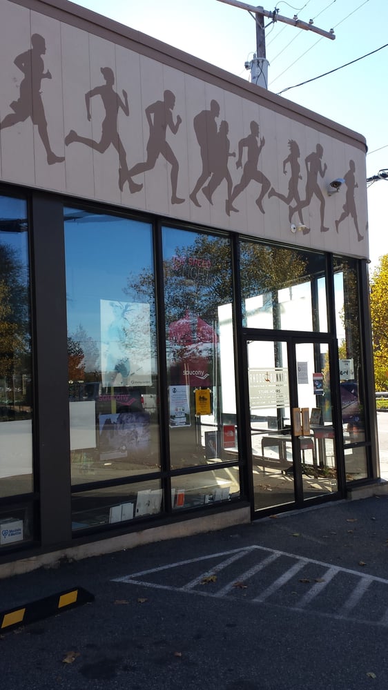 Rhode Runner - 12 Photos & 72 Reviews - Shoe Stores - 657 N Main St ...