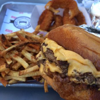 BUNS Burger Shop - 231 Photos & 340 Reviews - Burgers - Av. Ashford ...