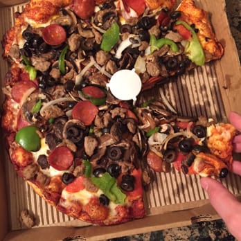 Round Table Pizza - 40 Photos & 55 Reviews - Pizza - 81637 Hwy 111 ...