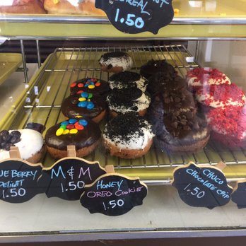 Painted Dough - 625 Photos & 487 Reviews - Donuts - 5702 Riverside Dr ...