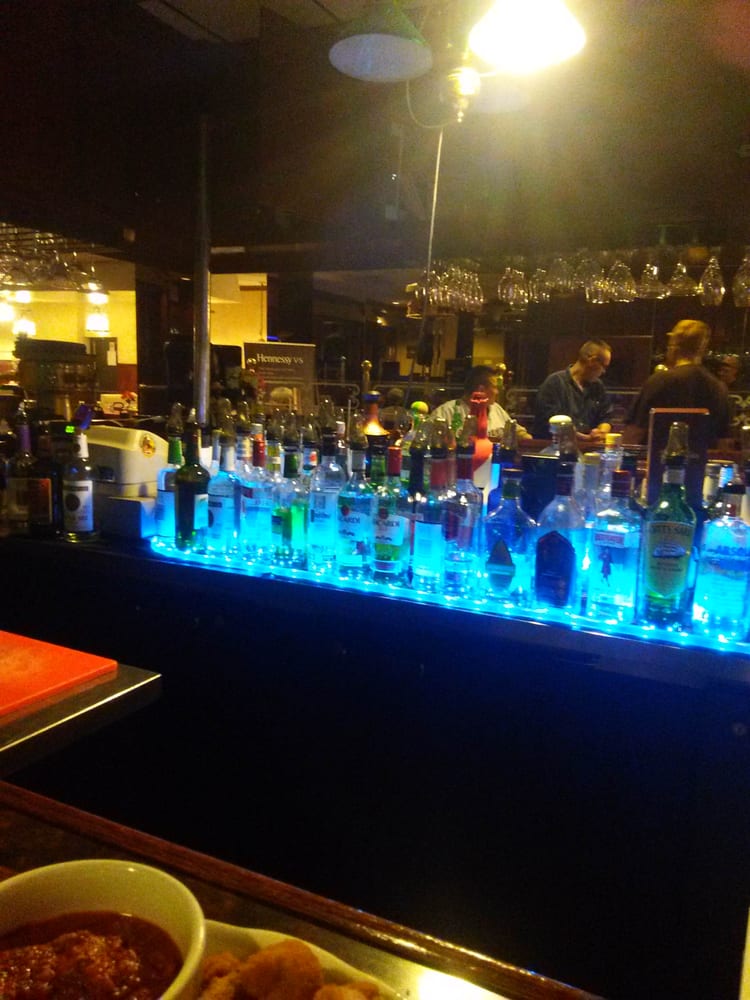 Congress Pizzeria - 23 Photos & 123 Reviews - Pizza - 2033 N Milwaukee ...