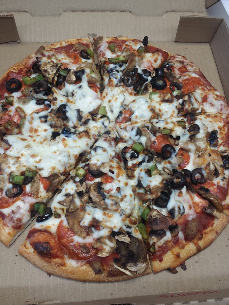 Figaro’s Pizza - 14 Photos - Pizza - 411 S Broadway St, Estacada, OR ...