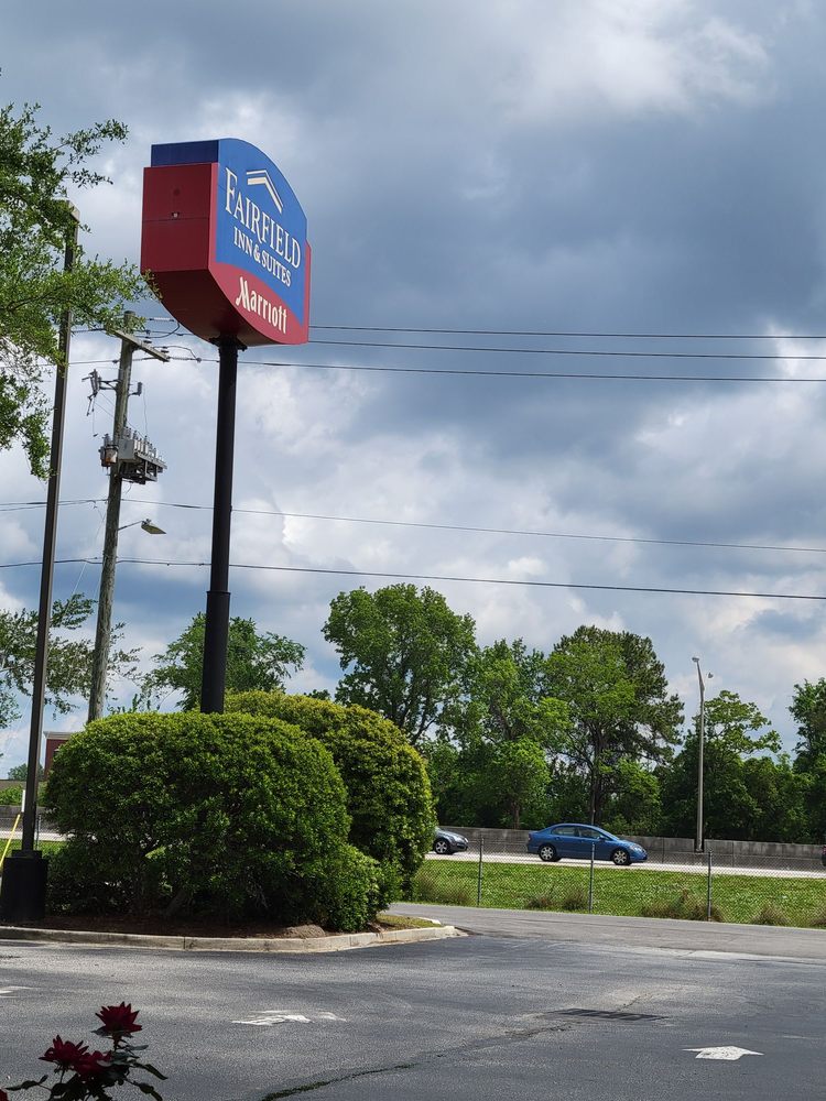 Joint Base Charleston Air Force North in Charleston, SC | MilitaryBases.com