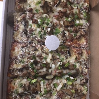 Jet’s Pizza - 25 Photos & 53 Reviews - Pizza - 13475 Atlantic Blvd ...